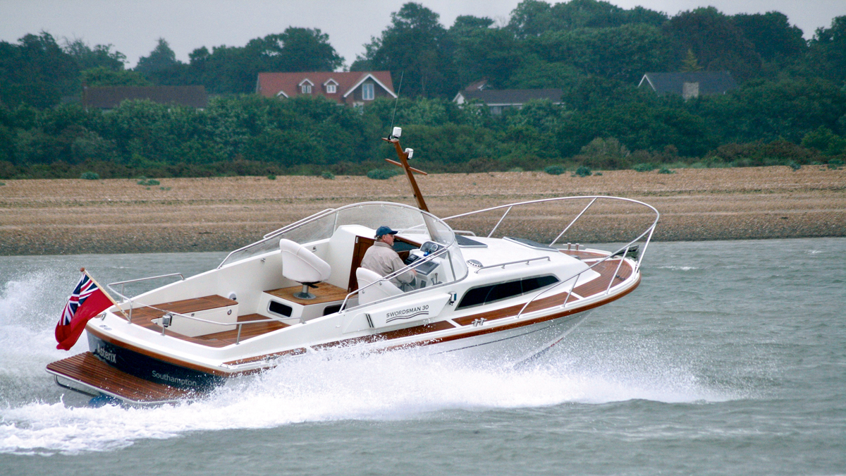 Fairey Swordsman 30: A crowd-pleasing jet boat with 007 connections