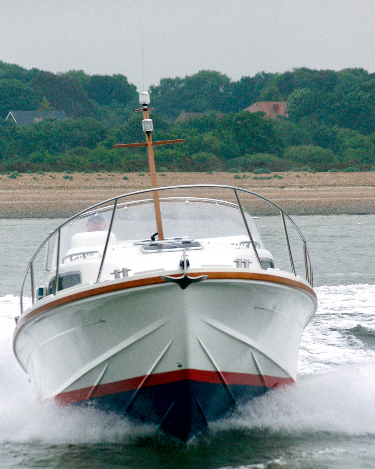 Fairey Swordsman 30: A crowd-pleasing jet boat with 007 connections