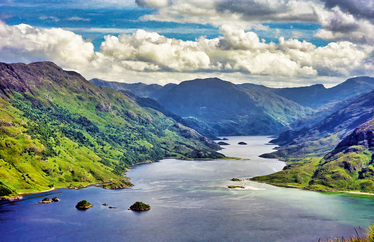 Sailing short-cut to spectacular Scottish hiking spots