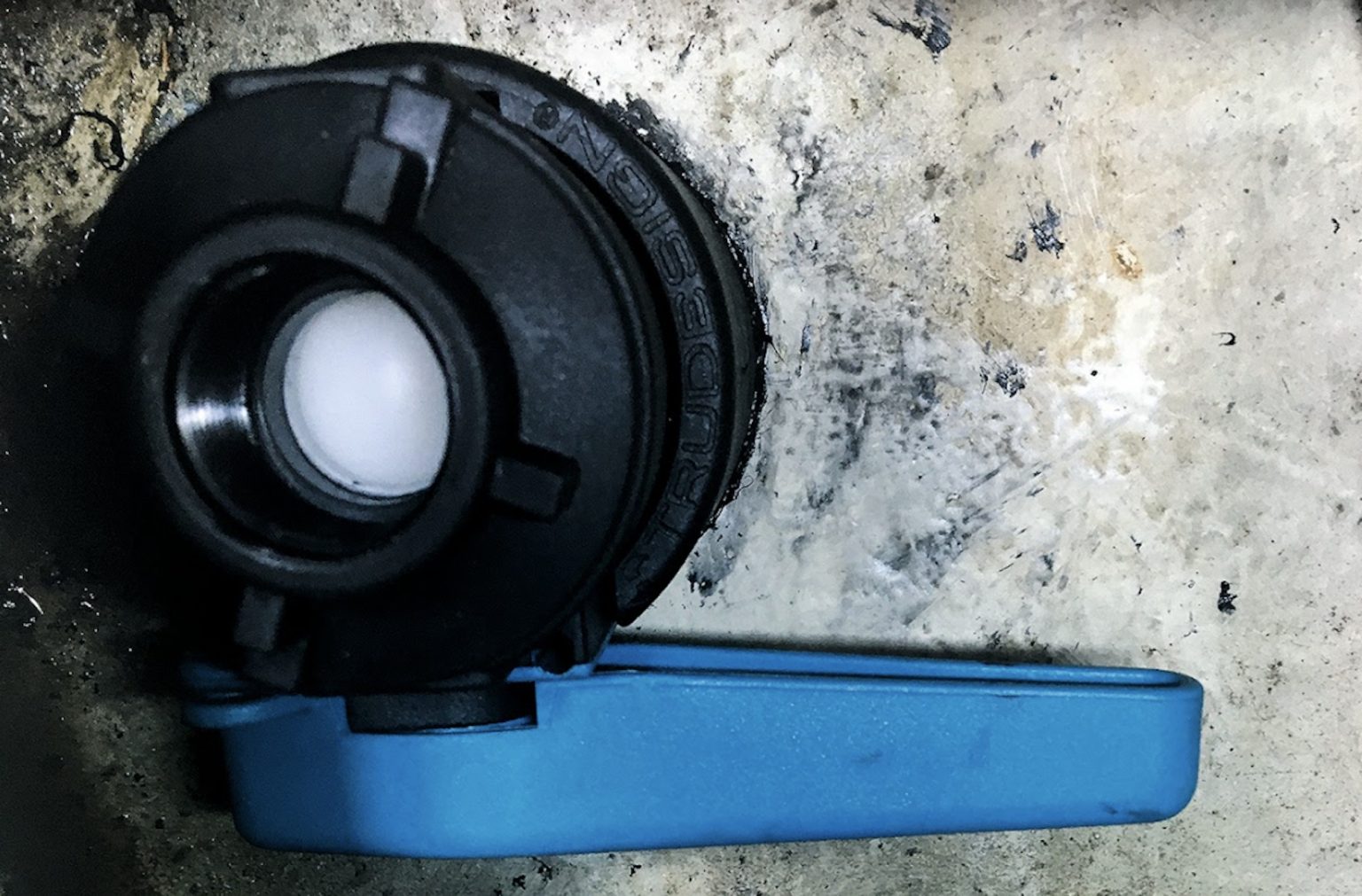 Fitting new seacocks and skin fittings on the PBO Project Boat ...