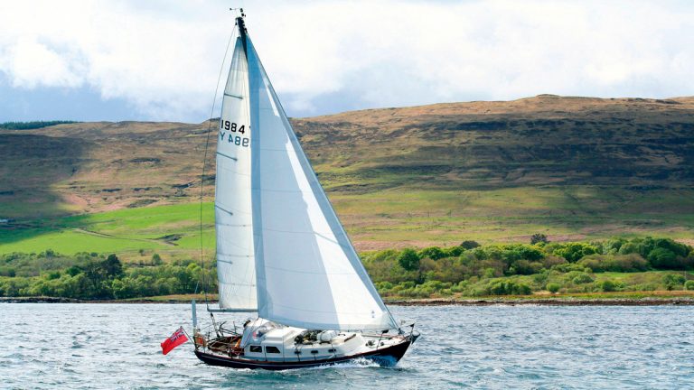 Best 30 foot boats: Seaworthy British cruisers available for under £30k