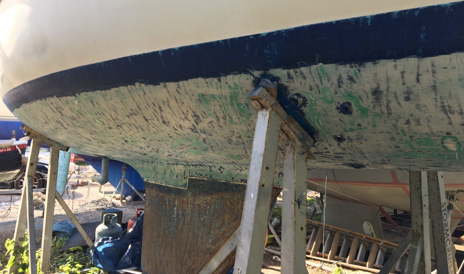 Removing antifouling – the job I'll never do again! - Practical Boat Owner