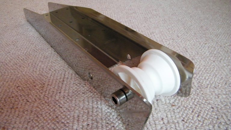 Adding a stern anchor: How to mount a DIY pushpit bracket