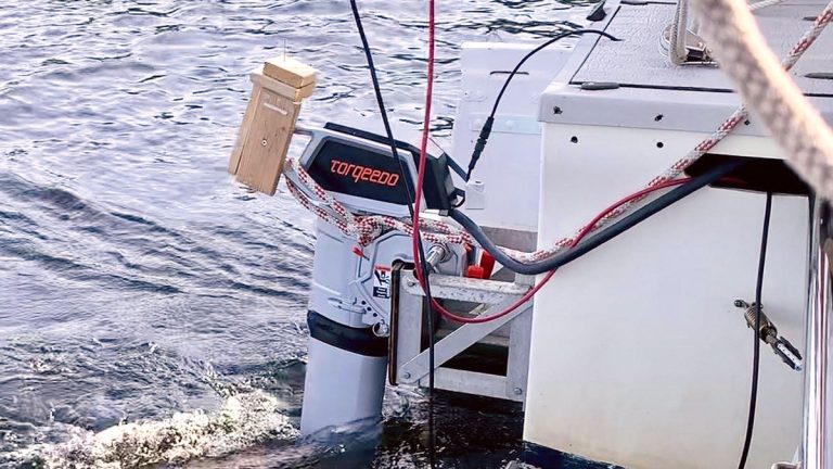 How I converted my 8m catamaran to run off solar power alone