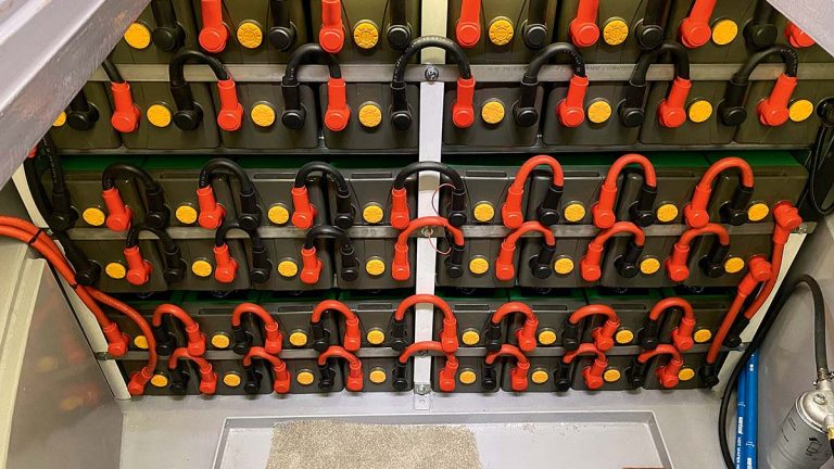 Best boat battery: Pros and cons of the 5 different types of marine ...