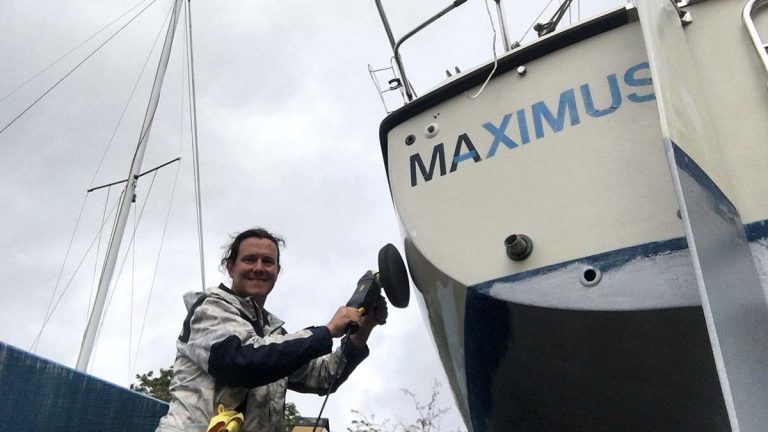 Boat polishing tips: How we got the PBO Project Boat’s topsides gleaming