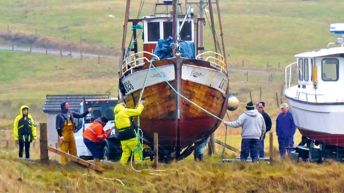Sunk boat salvage - Practical Boat Owner