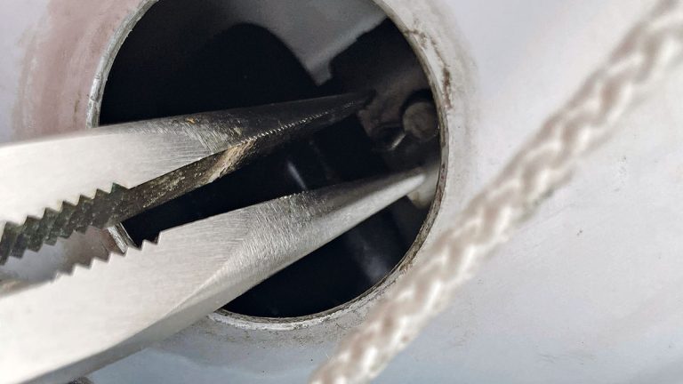 In-mast roller furling problems: how to rebuild a Seldén furling ...