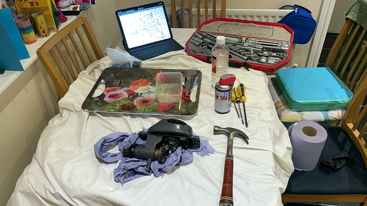 In-mast roller furling problems: how to rebuild a Seldén furling ...