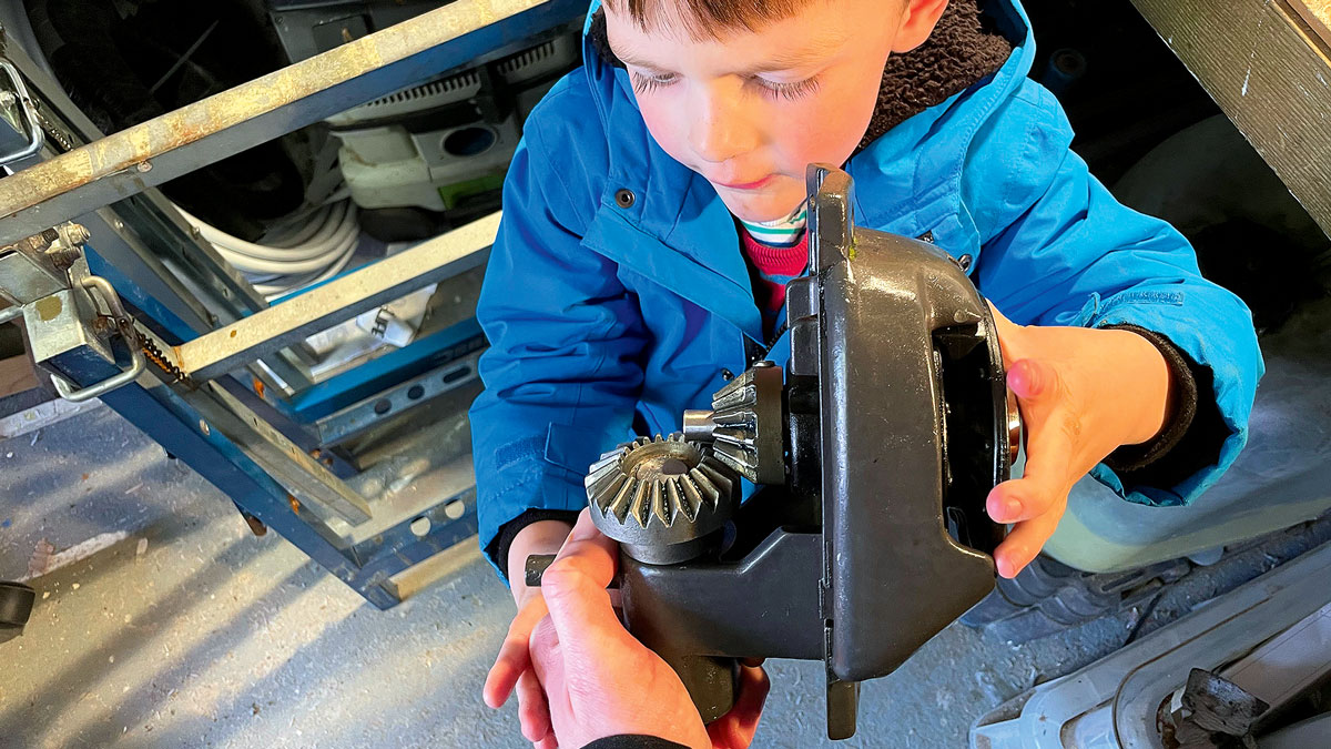 In-mast roller furling problems: how to rebuild a Seldén furling gearbox - Practical Boat Owner