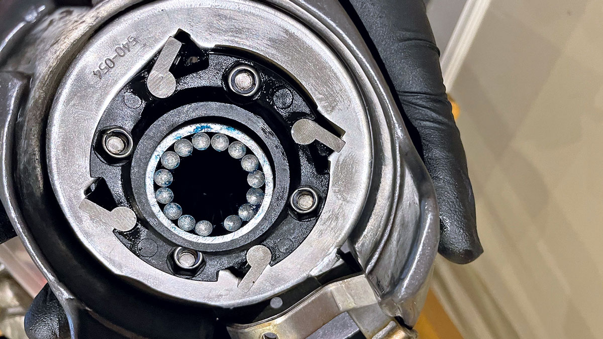 In-mast roller furling problems: how to rebuild a Seldén furling ...