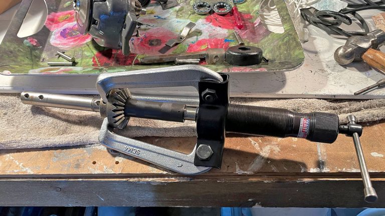 In-mast roller furling problems: how to rebuild a Seldén furling ...