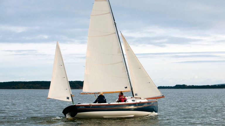 Sail boat rigs: the pros and cons of each popular design - Practical ...