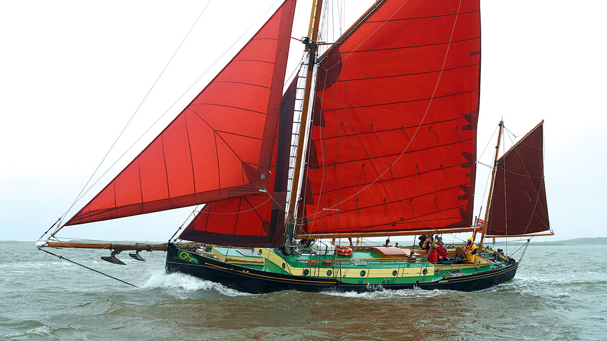 Sail boat rigs: the pros and cons of each popular design - Practical ...