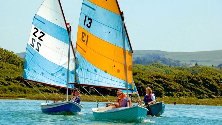 Sail boat rigs: the pros and cons of each popular design - Practical ...