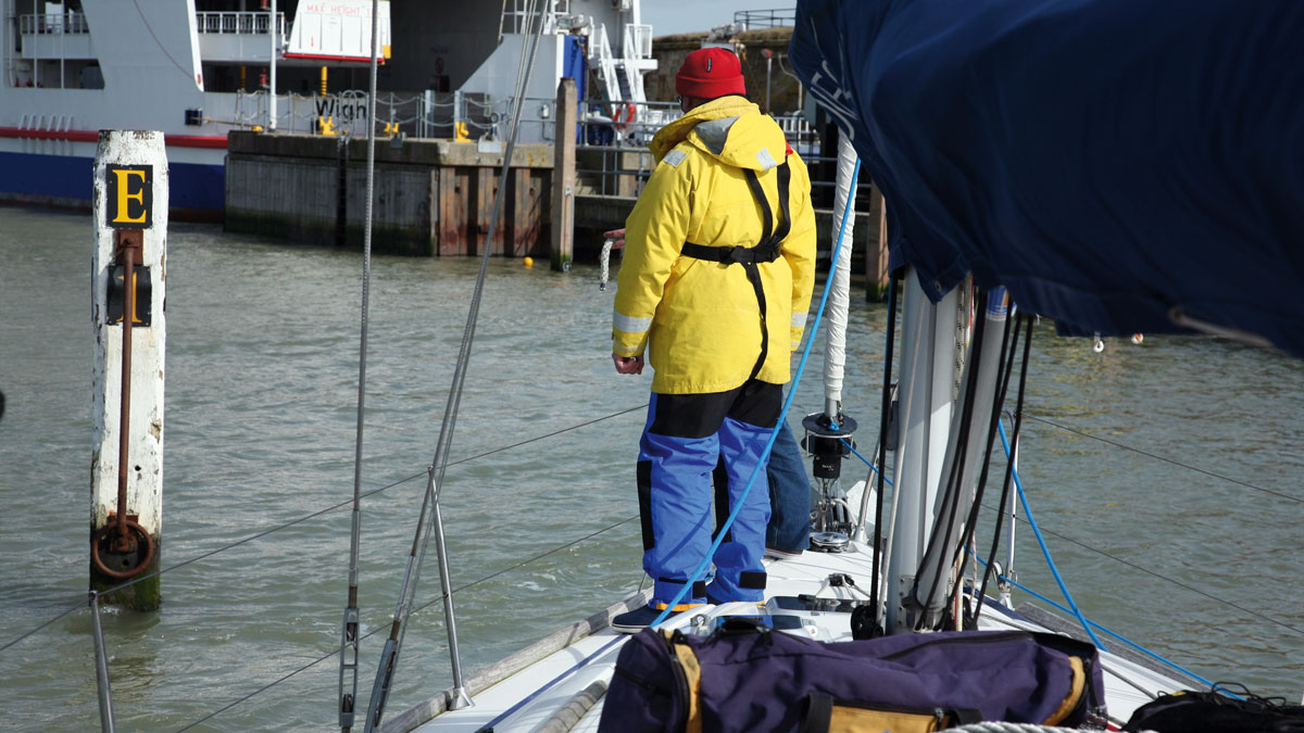 How to pick up a pile mooring - Practical Boat Owner
