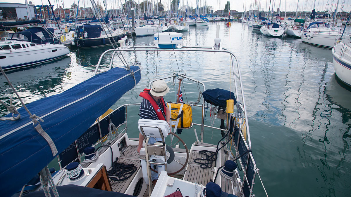 Going astern in a long keel sailboat - Practical Boat Owner
