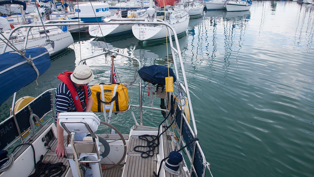 Going astern in a long keel sailboat - Practical Boat Owner