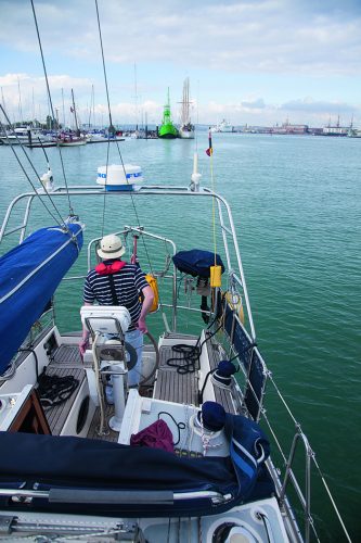 Going astern in a long keel sailboat - Practical Boat Owner
