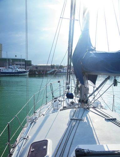 Going astern in a long keel sailboat - Practical Boat Owner
