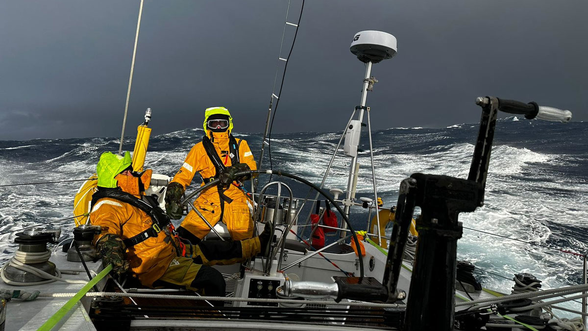 Pen Duick VI around Cape Horn first in the Ocean Globe Race - Practical ...