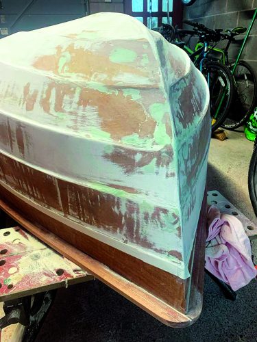 Painting and varnishing a boat: how to get the perfect finish ...