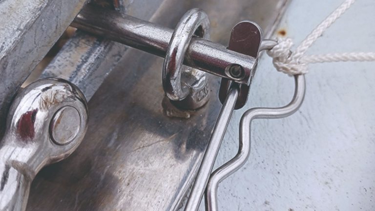 The best boat anchor types for different types of cruising & their pros ...