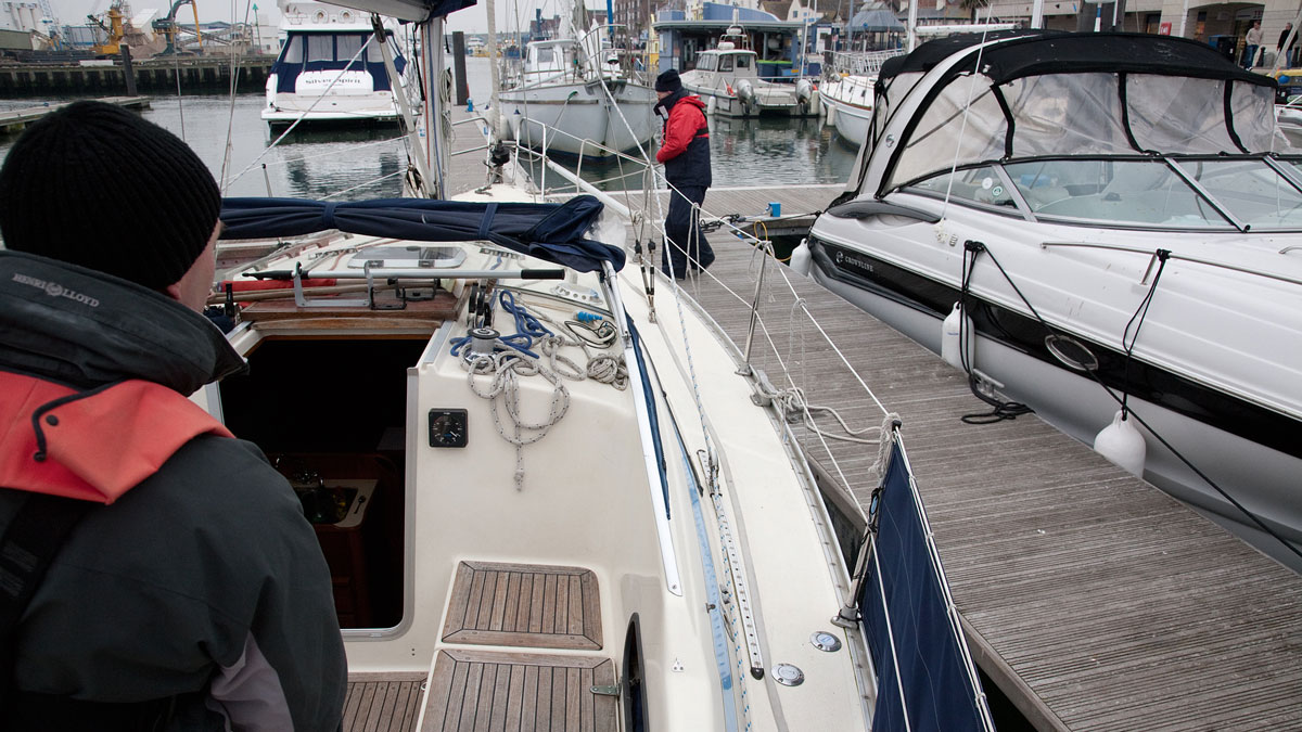 Berthing a boat using wind and tide - Practical Boat Owner
