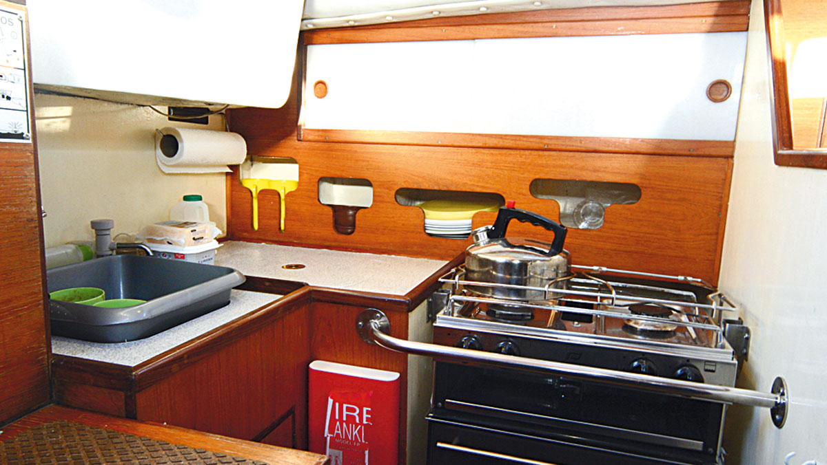 Elizabethan 31: the solid offshore cruiser - Practical Boat Owner