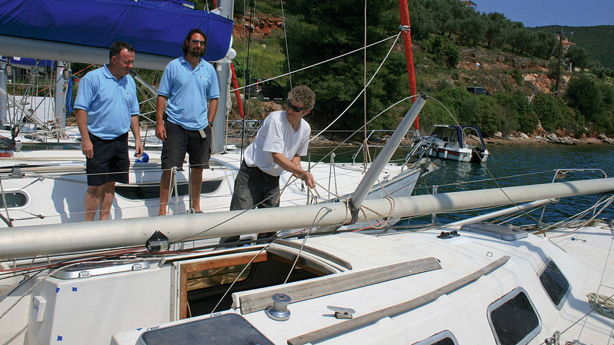 Do-it-yourself mast stepping - Practical Boat Owner