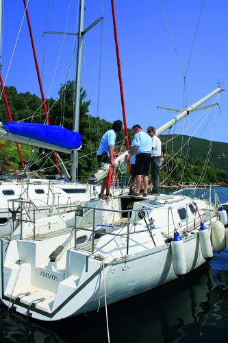 Do-it-yourself mast stepping - Practical Boat Owner
