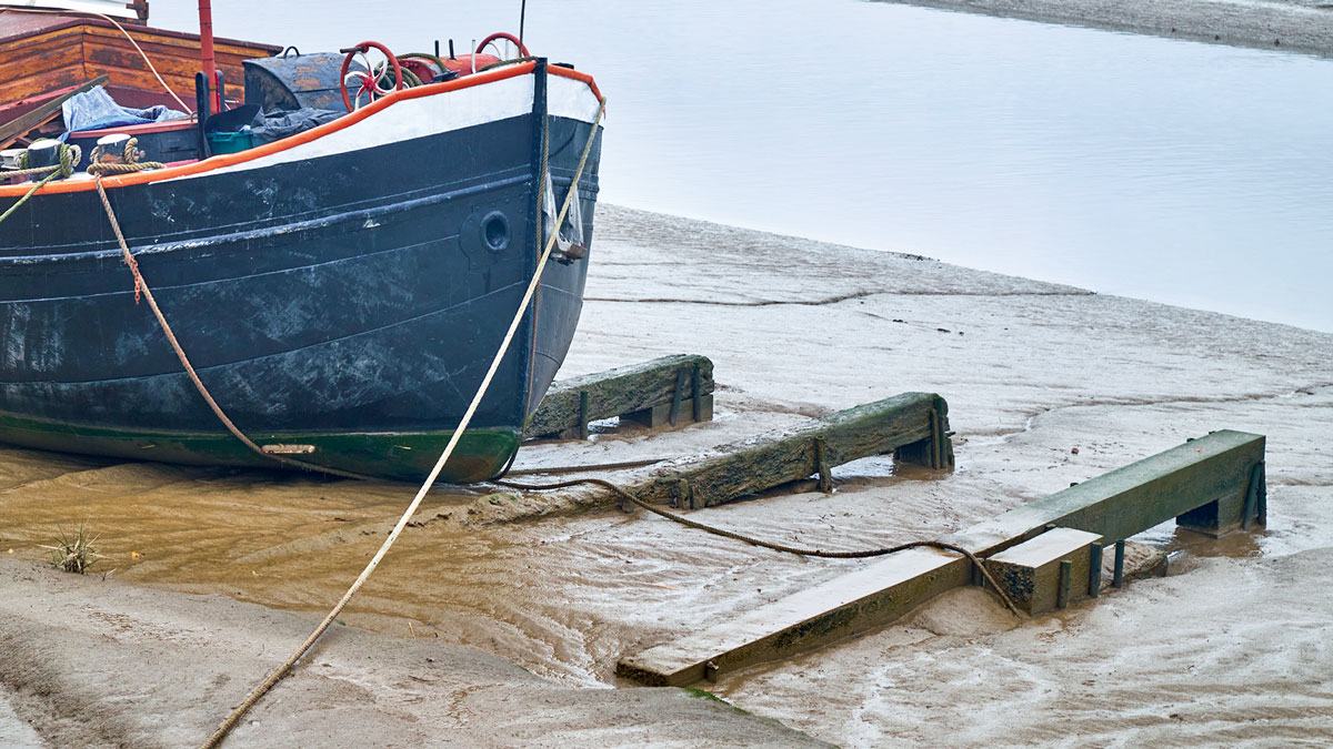 Tips for drying out in a motorboat - Practical Boat Owner