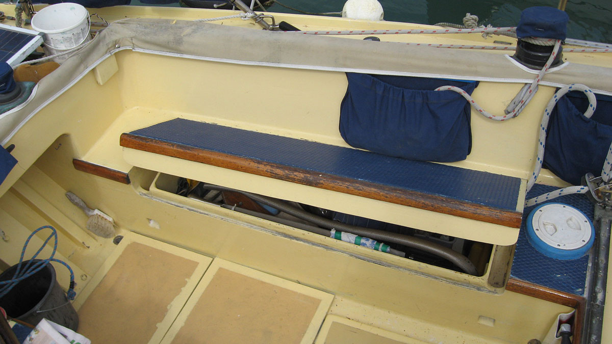 22 practical tips for a single handed sailor to make your boat easier ...