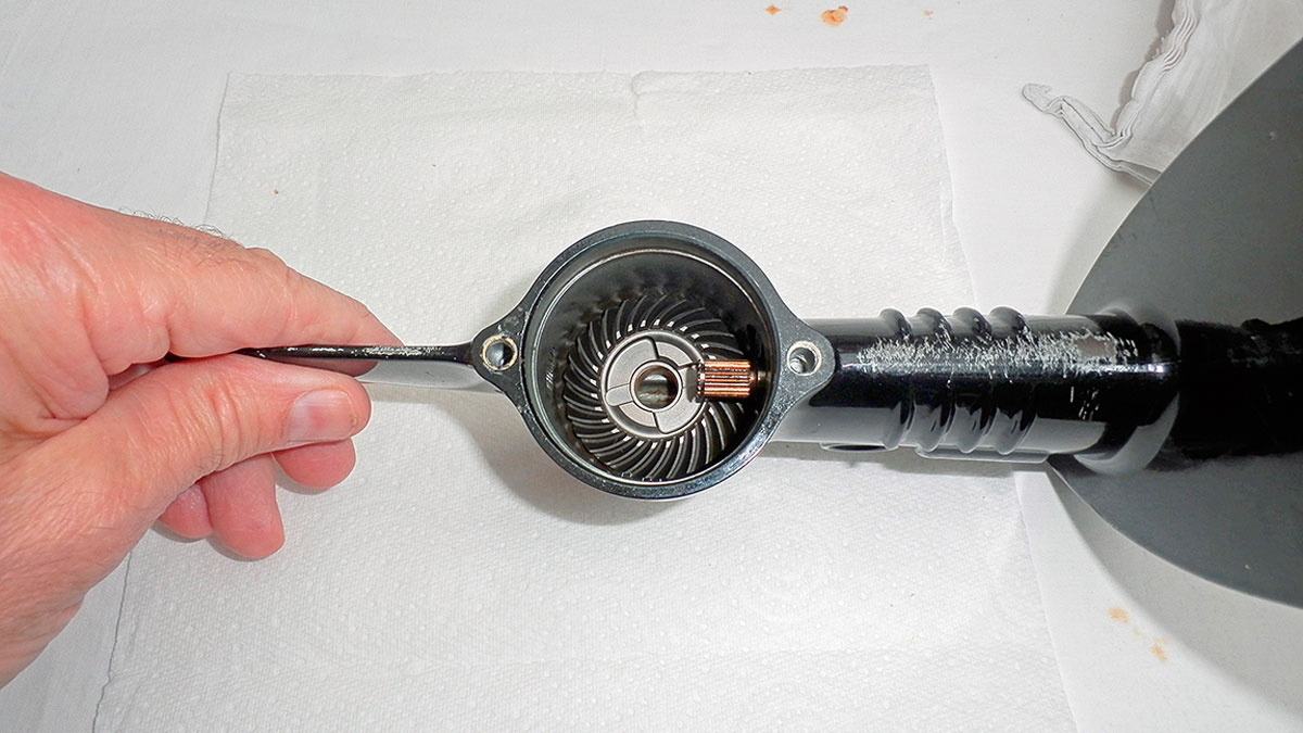 Rebuilding an outboard motor gearbox: step-by-step - Practical Boat Owner