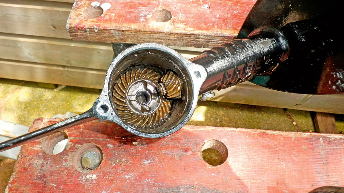 Rebuilding an outboard motor gearbox: step-by-step - Practical Boat Owner