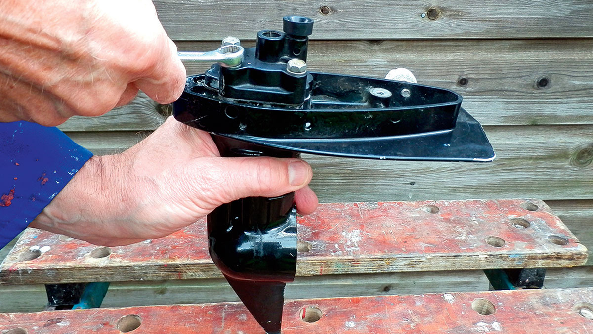 Rebuilding an outboard motor gearbox: step-by-step - Practical Boat Owner