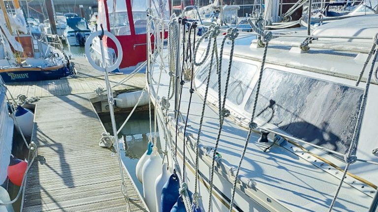 Prop walk: how to use it to your best advantage - Practical Boat Owner