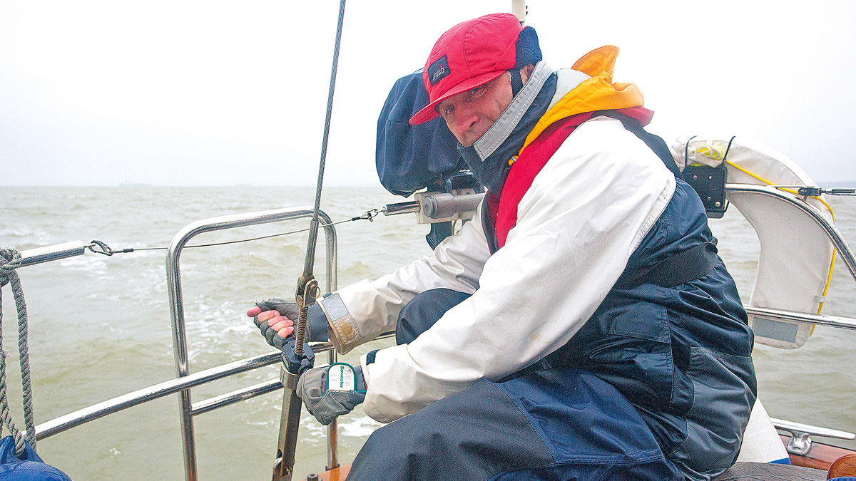 Heavy weather sailing techniques: how to protect your boat in storm ...