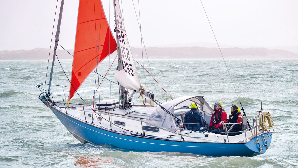 Heavy weather sailing techniques: how to protect your boat in storm ...