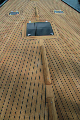 10 low-cost solutions for non-slip decks on boats - Practical Boat Owner