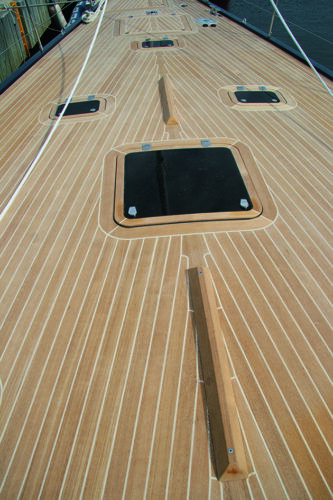 10 low-cost solutions for non-slip decks on boats - Practical Boat Owner