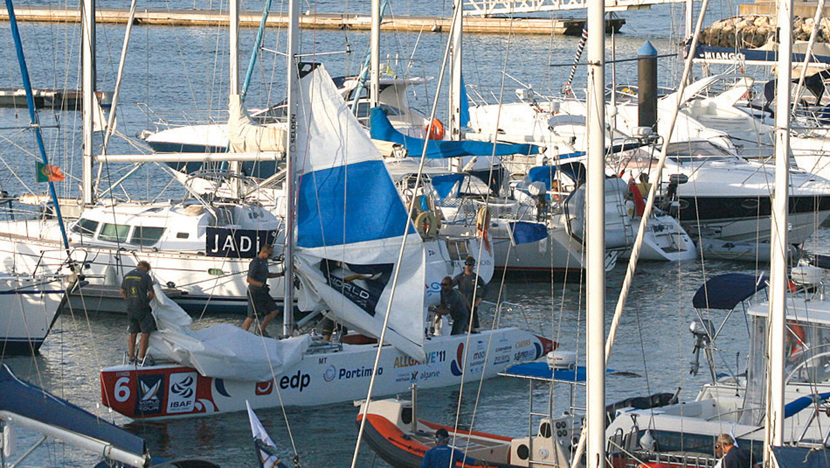 Boat handling in a tight space - Practical Boat Owner