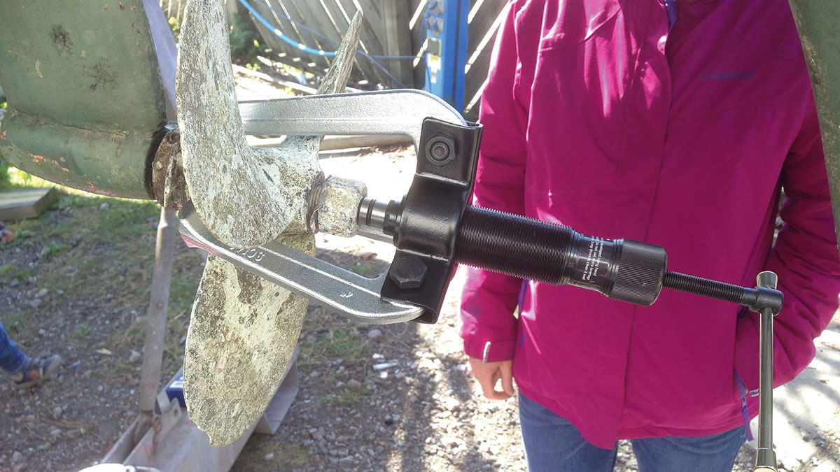 How to fit a folding propeller - Practical Boat Owner