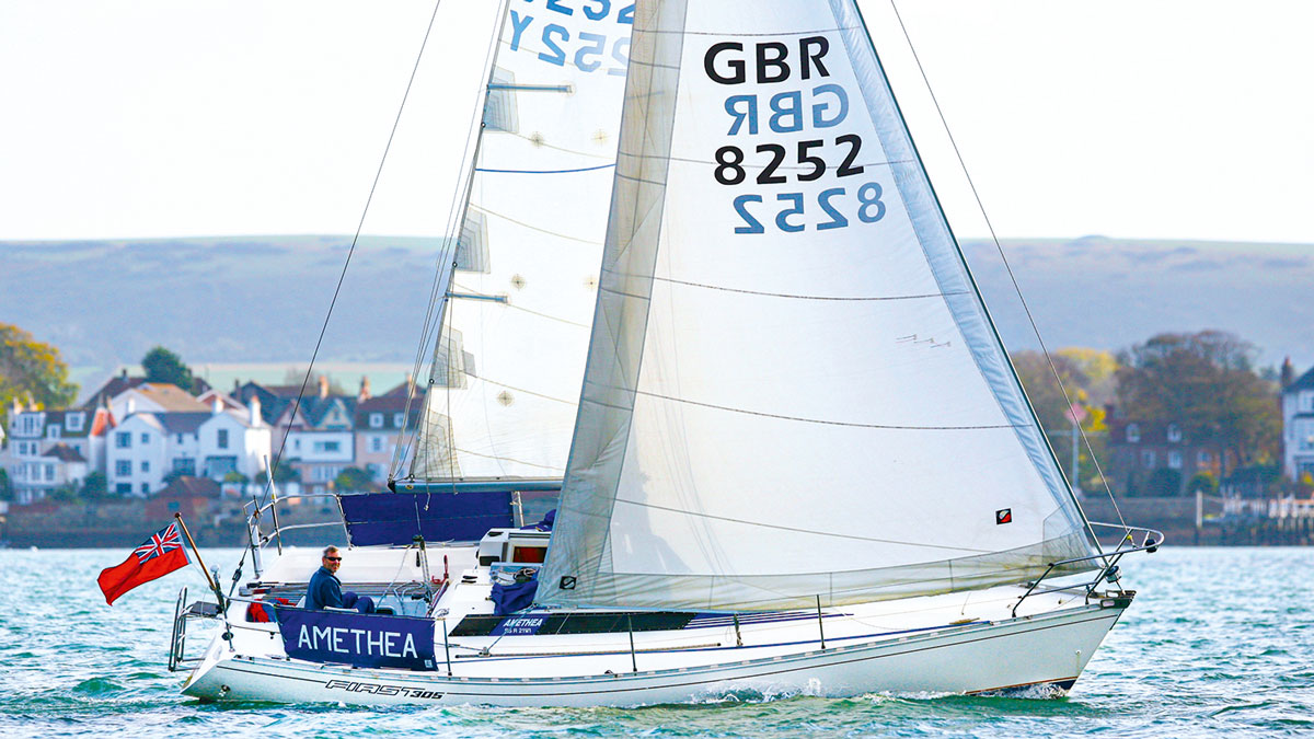 Contessa 32: the second-hand classic + 6 alternative boats - Practical ...