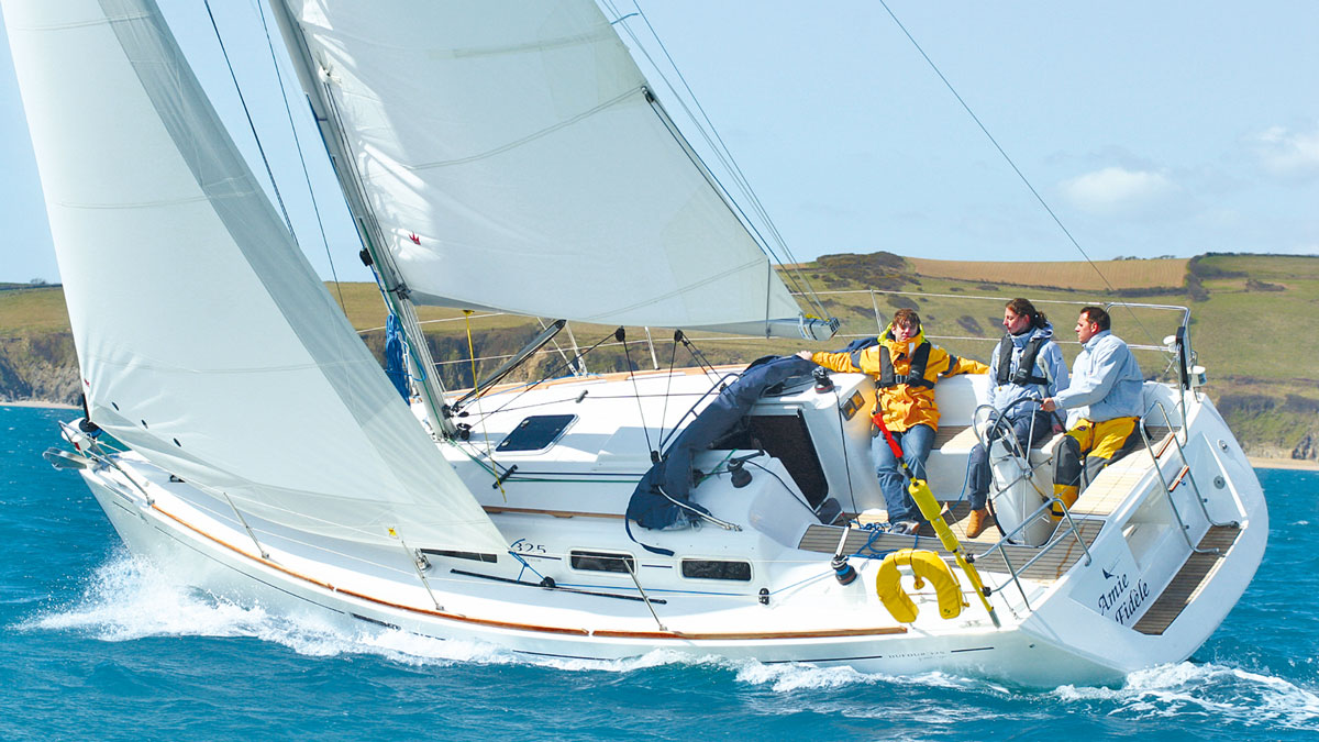 Monohulls vs Multihulls: which is best? - Practical Boat Owner