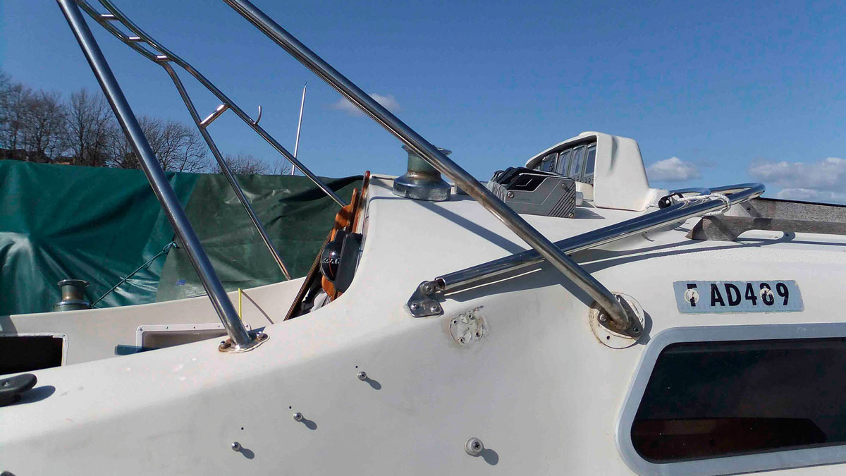 A solo sailor shares his top safety tips - Practical Boat Owner