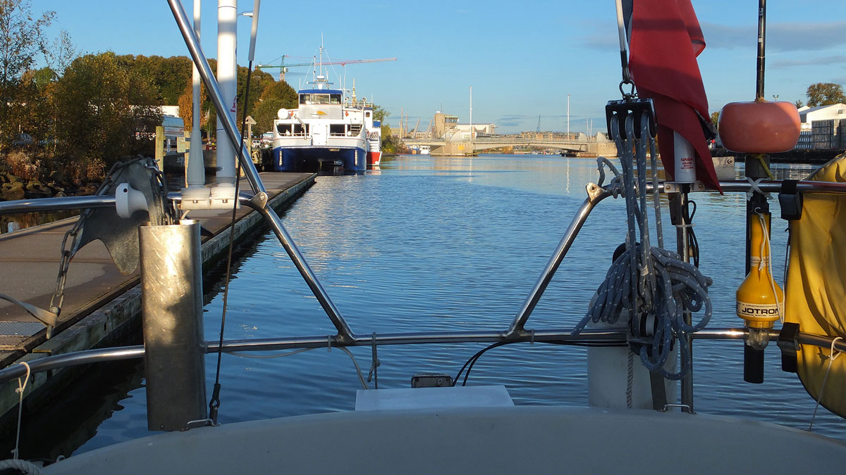 A solo sailor shares his top safety tips - Practical Boat Owner