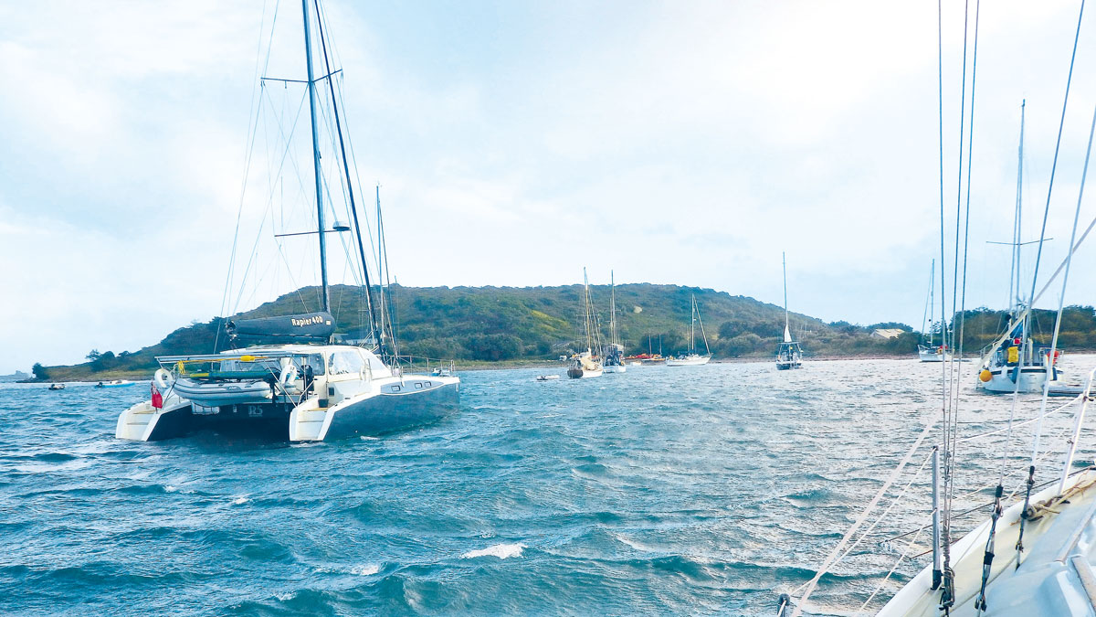 Boat protection: how to prepare your yacht for a storm in harbour ...