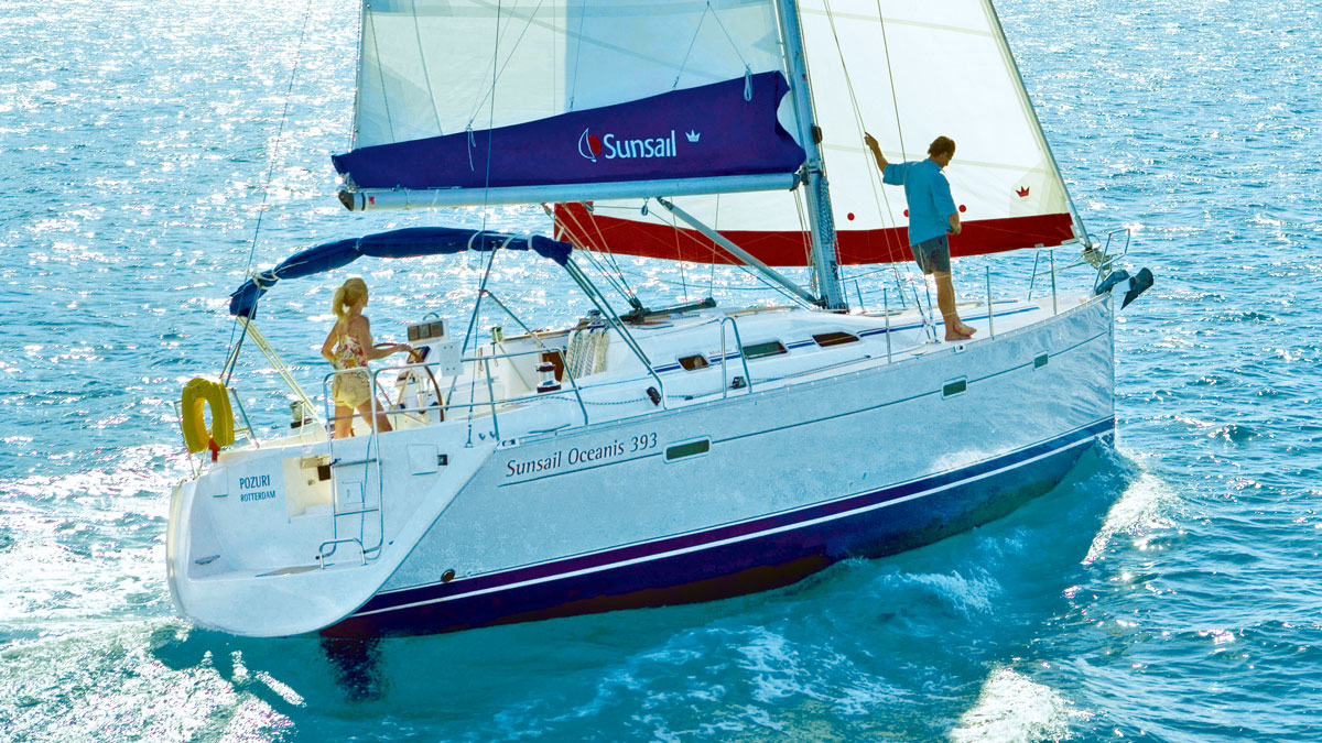 Beneteau Oceanis 393: the groundbreaking design - Practical Boat Owner