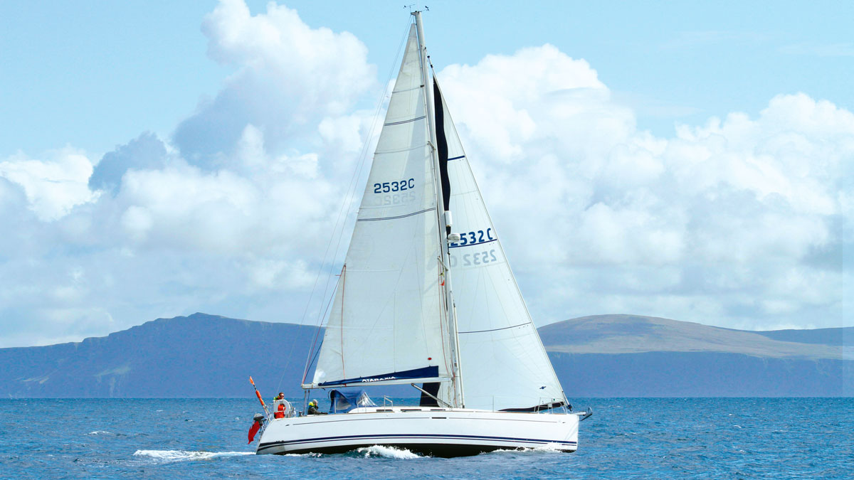 Beneteau Oceanis 393: the groundbreaking design - Practical Boat Owner